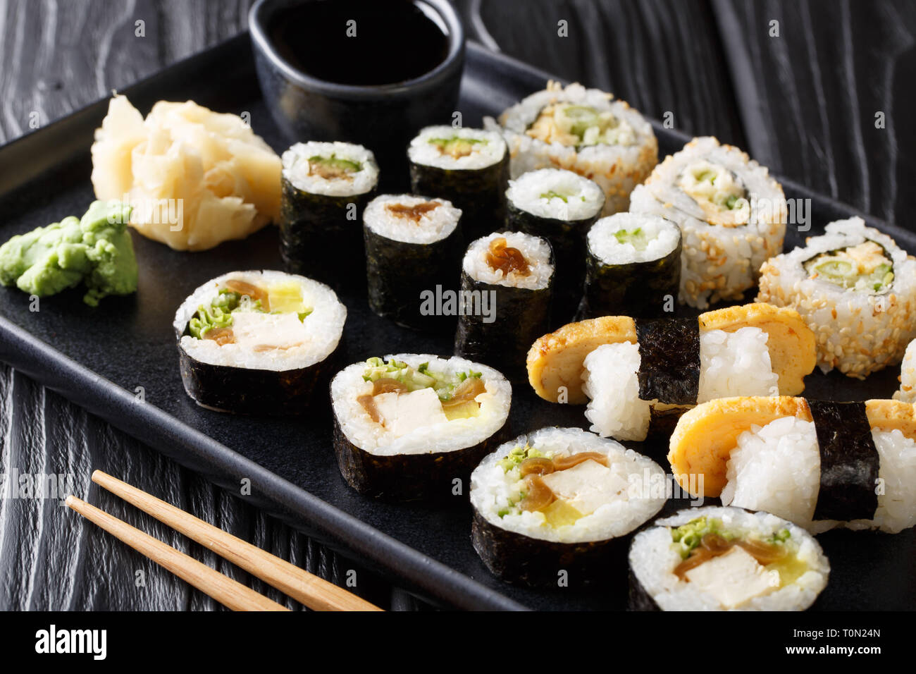 Japanese plate set hi-res stock photography and images - Alamy