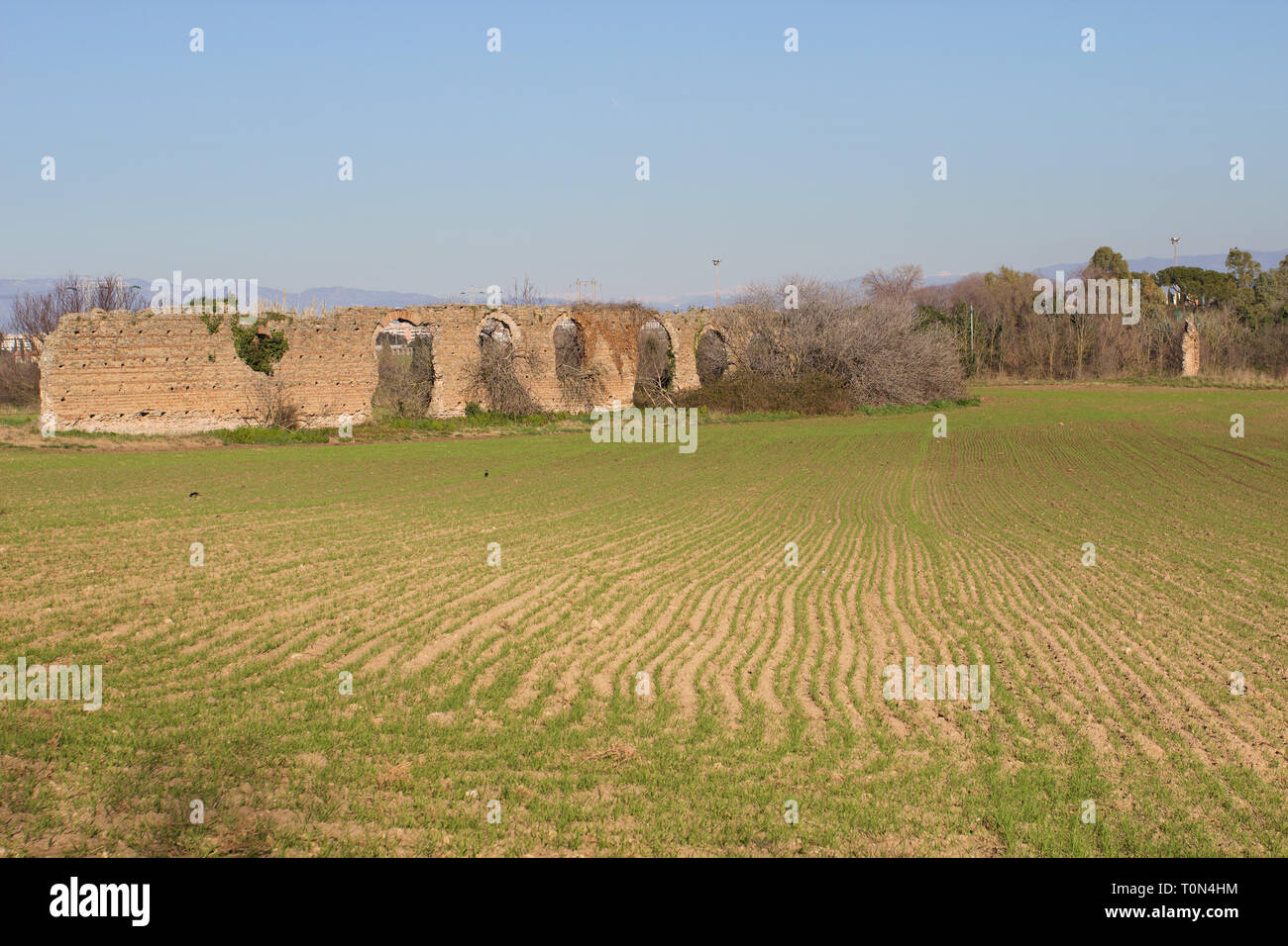 Aqueduct of the claudius hi-res stock photography and images - Alamy