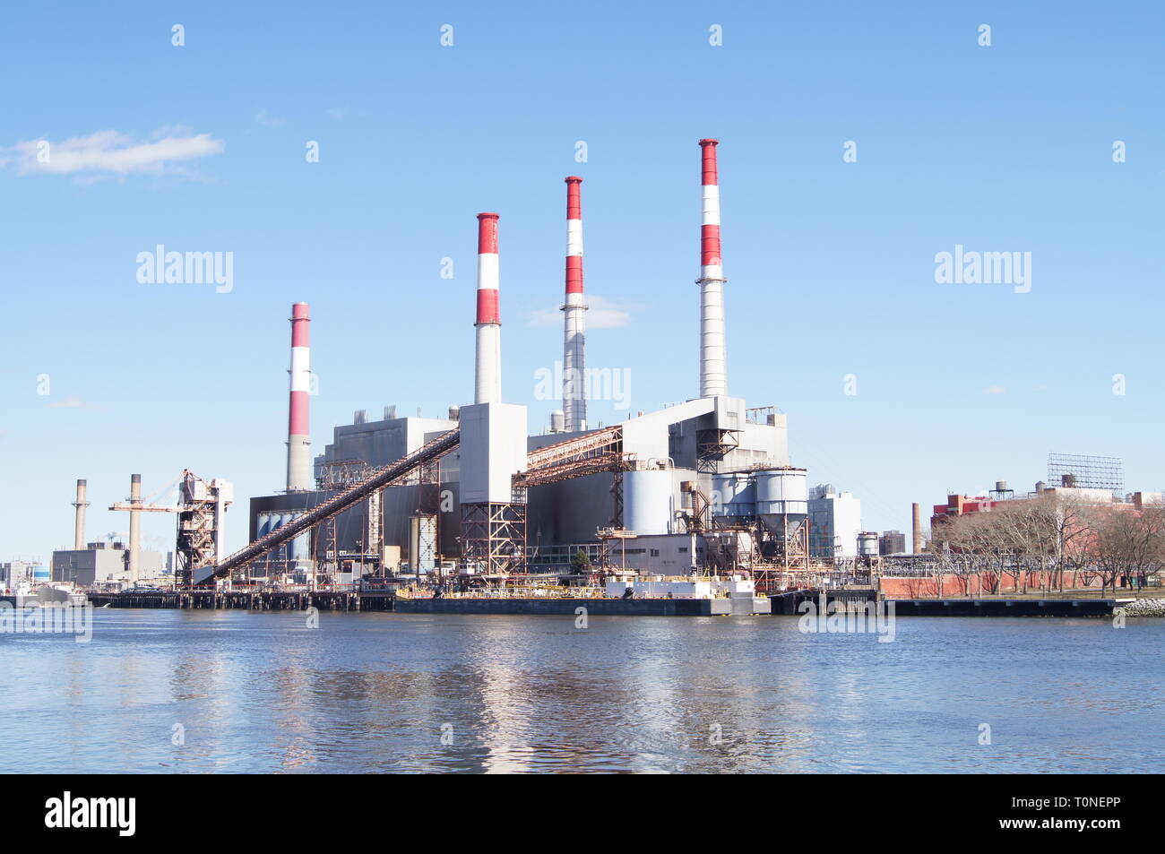 Ravenswood generating station hi-res stock photography and images - Alamy