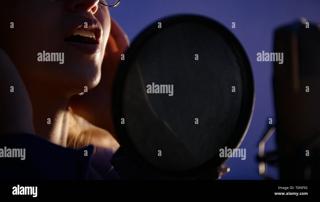 Studio microphone filter headphones hi-res stock photography and images ...