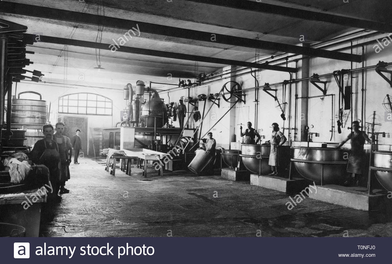 Historical dairy production hi-res stock photography and images - Alamy