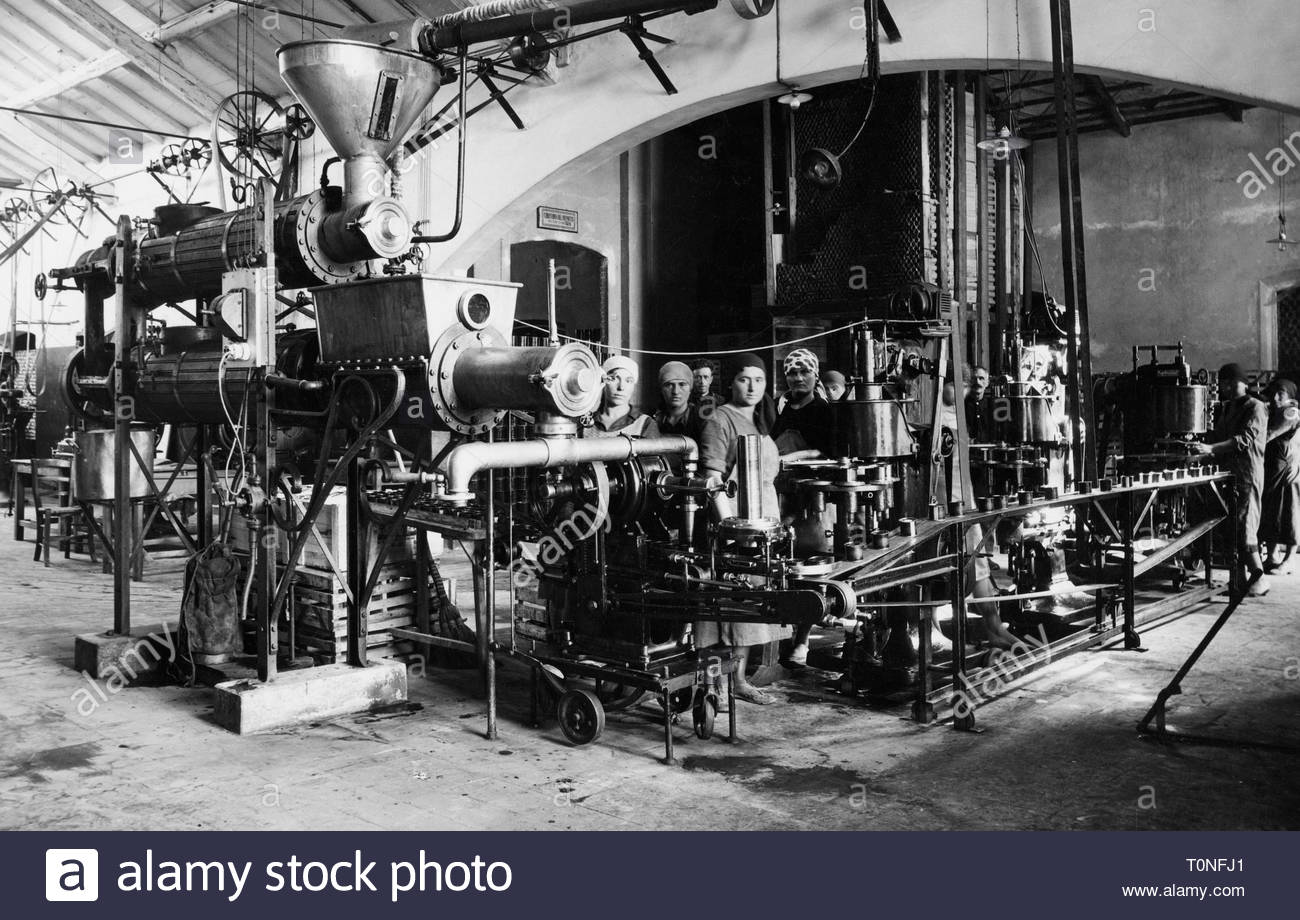 Industry 1920 1930 Black and White Stock Photos & Images - Alamy