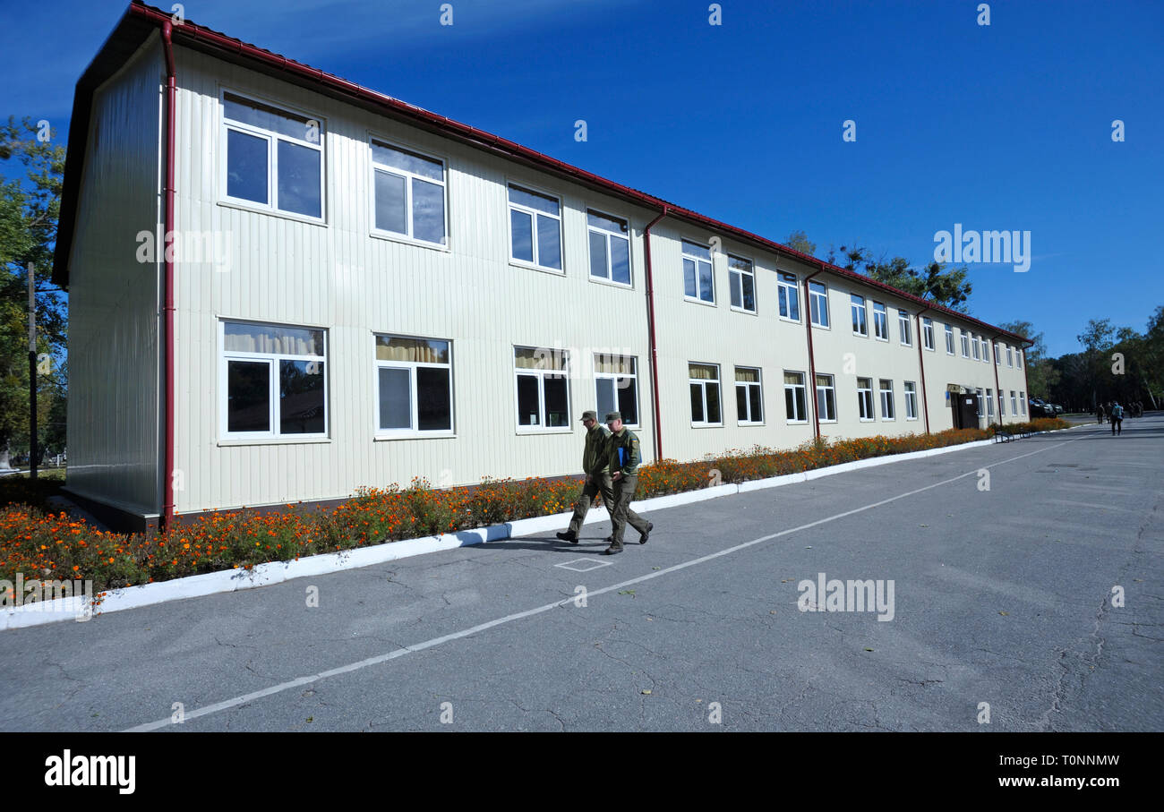 Army base entrance hi-res stock photography and images - Alamy