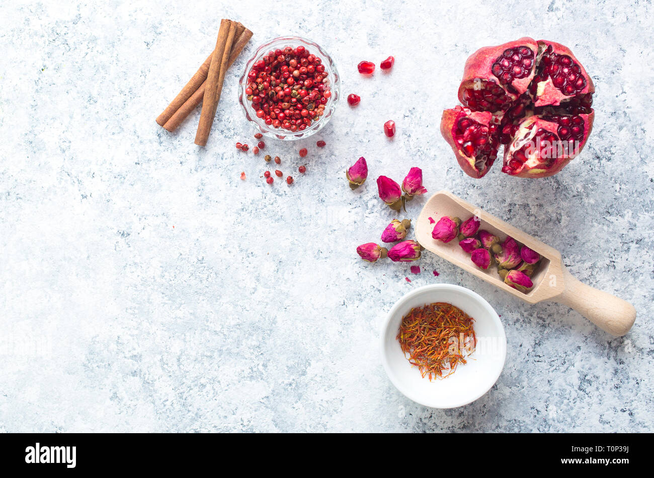 Beautiful setting middle eastern food hi-res stock photography and ...