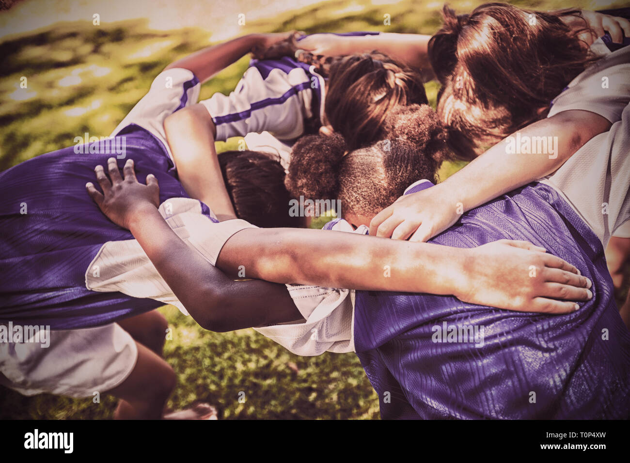 Soccer team huddle hi-res stock photography and images - Alamy