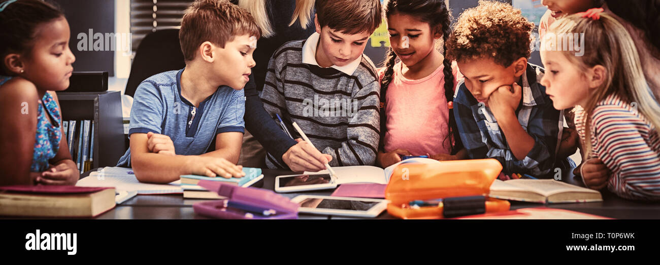 Student homework teacher hi-res stock photography and images - Alamy