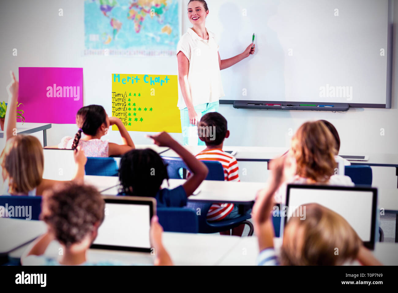 Child using whiteboard hi-res stock photography and images - Alamy