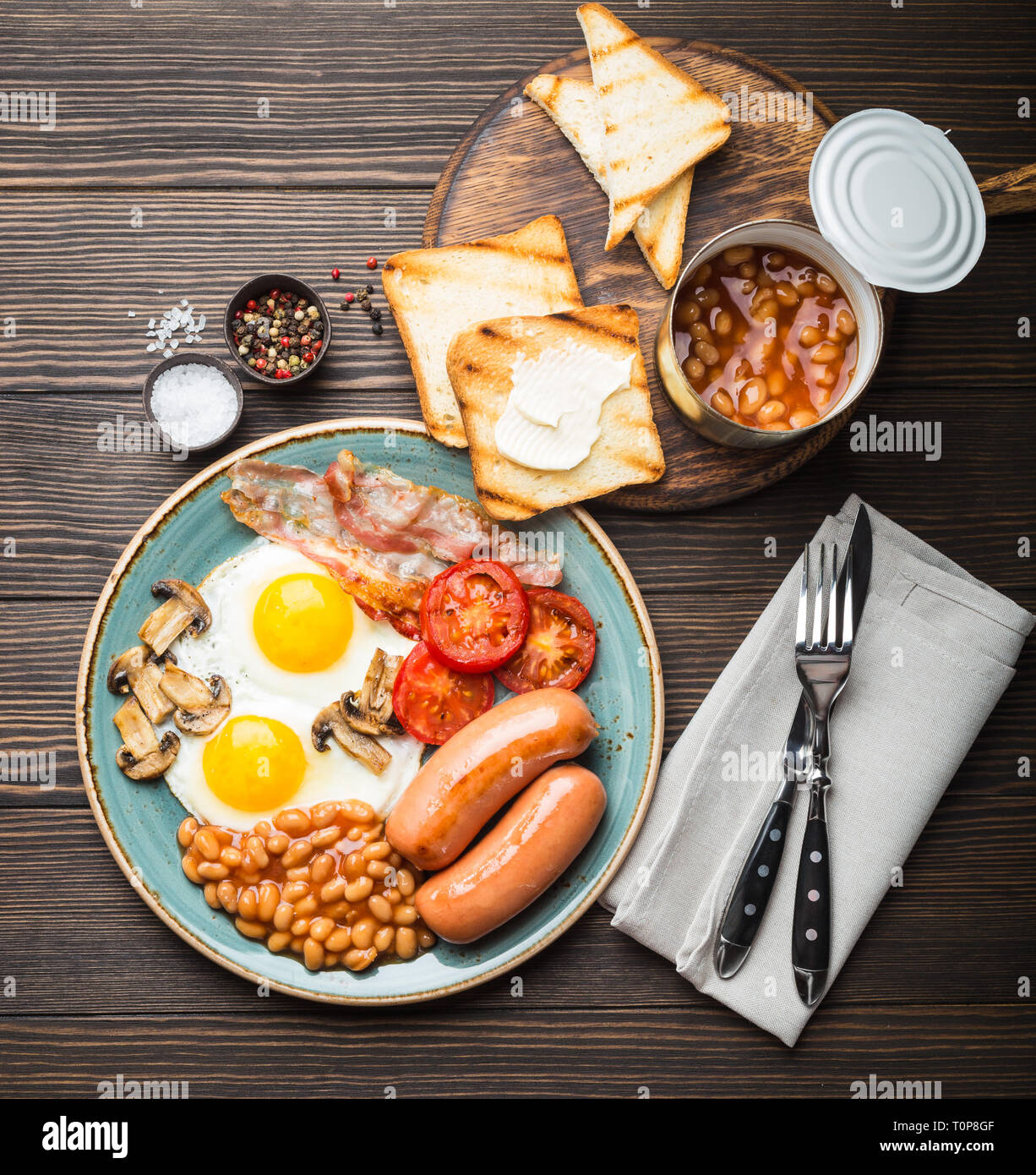 Full english breakfast crispy hi-res stock photography and images - Alamy