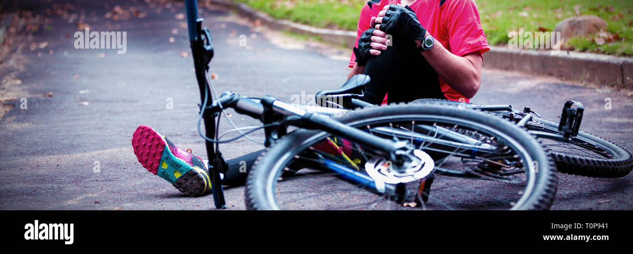 Cyclist fallen from bike hi-res stock photography and images - Alamy
