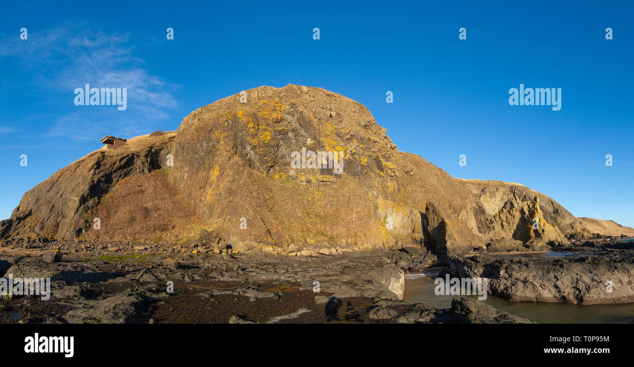 The rocky headland of Earlsferry home to the famous chain walk, Elie ...