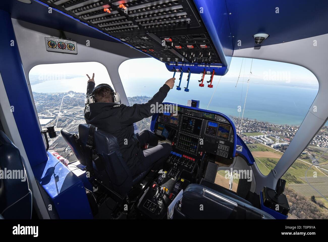 Friedrichshafen, Germany. 21st Mar, 2019. Zeppelin pilot Lars Pentzek ...