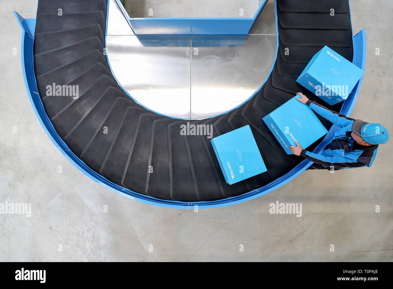 Hermes logistics group hi-res stock photography and images - Alamy