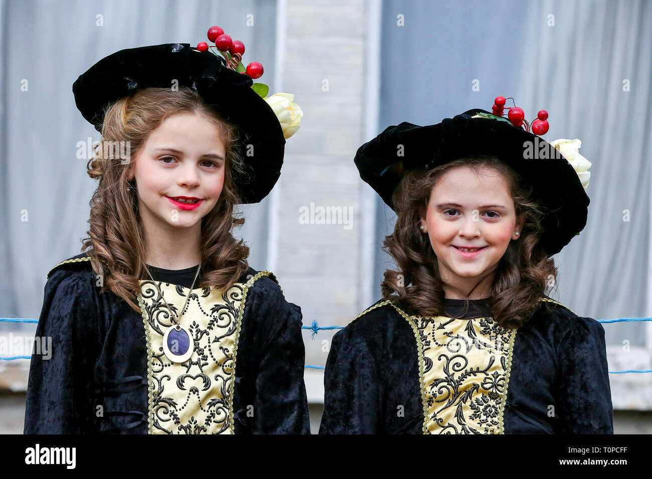 Children dress like parents hi-res stock photography and images - Alamy
