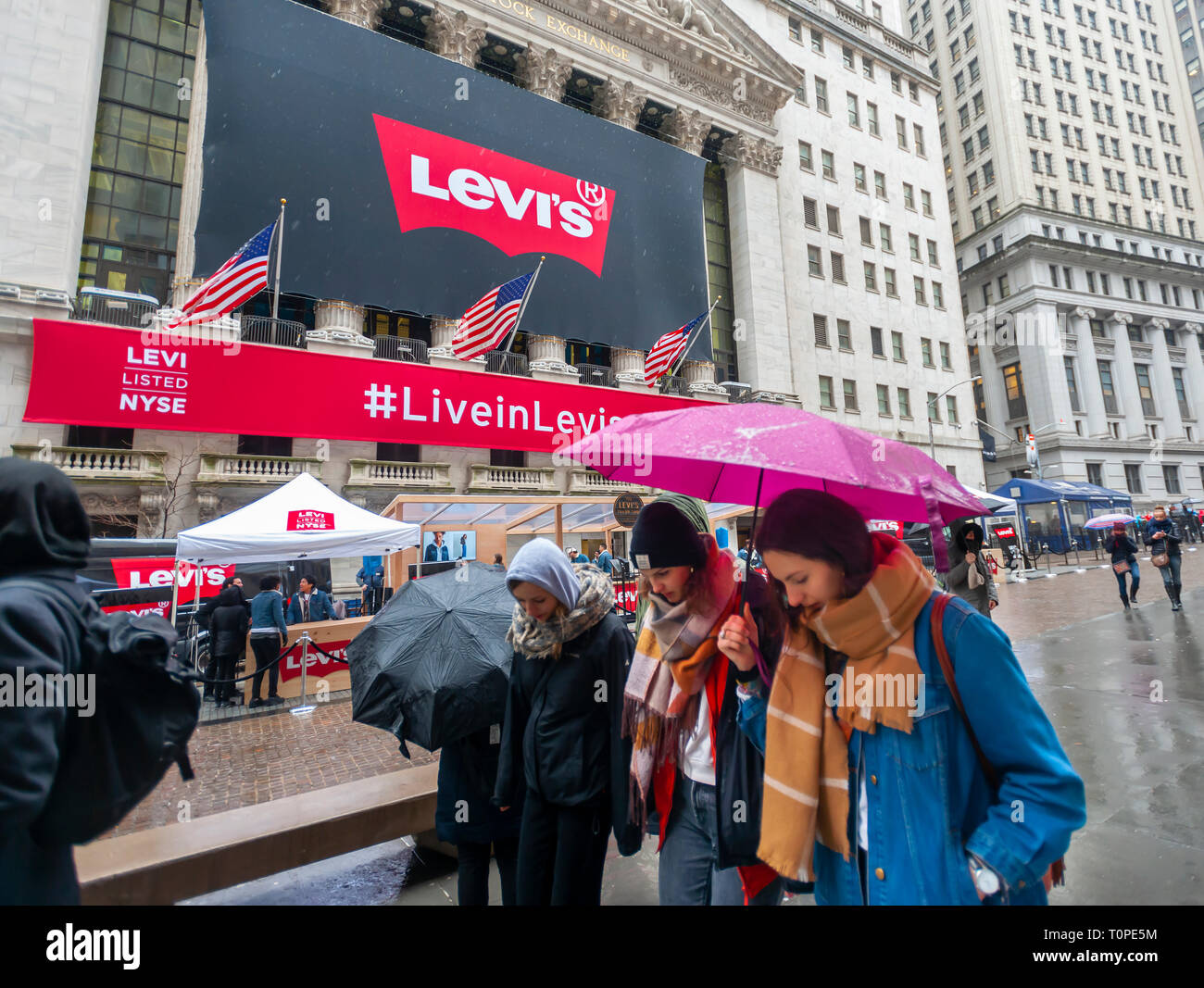 Levi money hi-res stock photography and images - Alamy