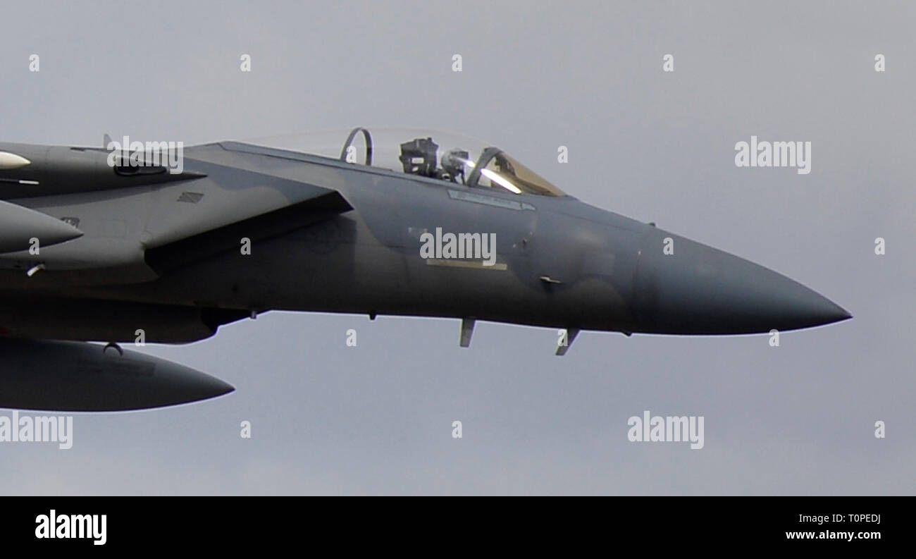 F-15 makes a high speed pass up to 500 mph through Rainbow/StarWars ...