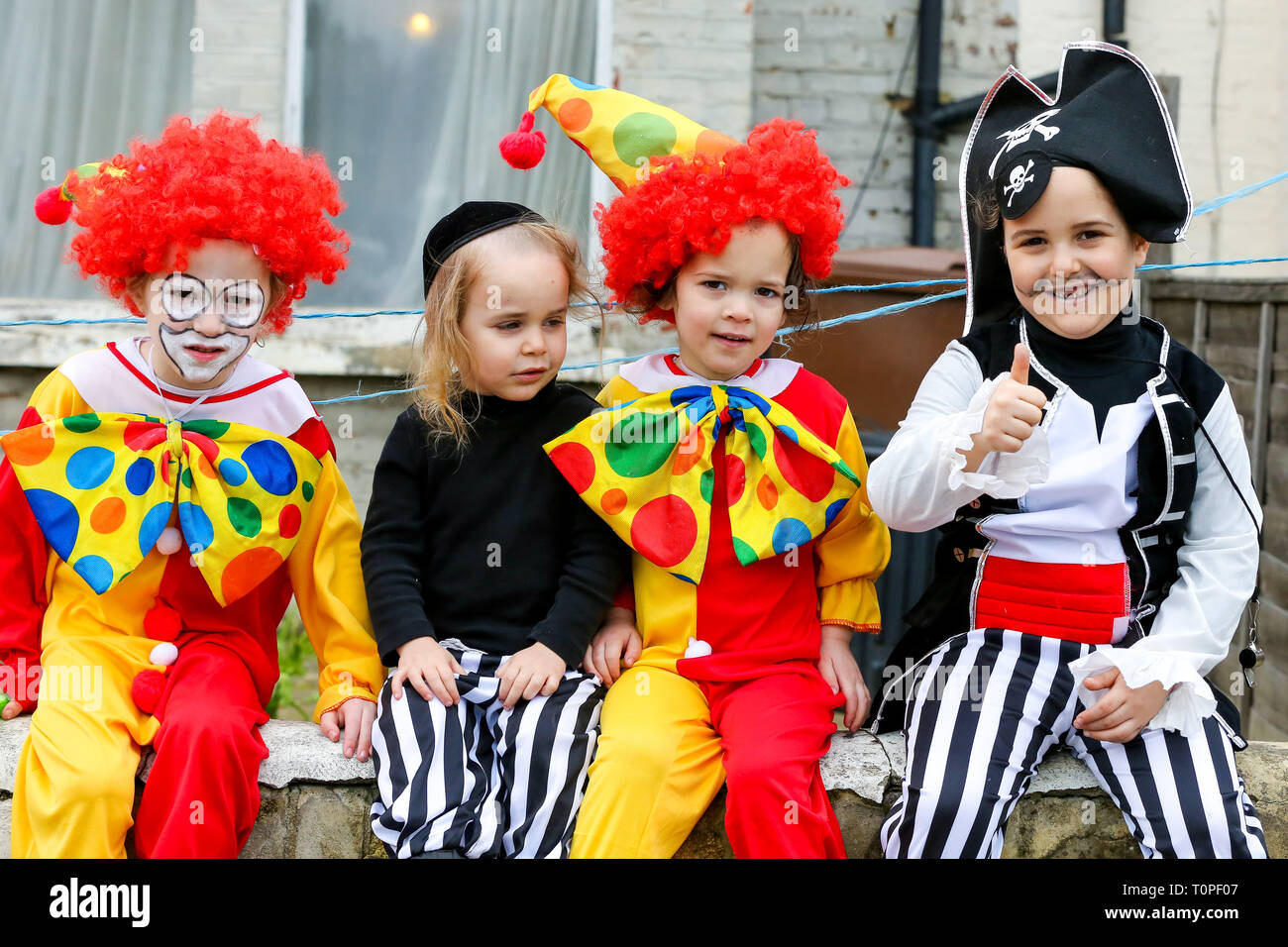Orthodox jewish children in fancy dress hi-res stock photography and ...