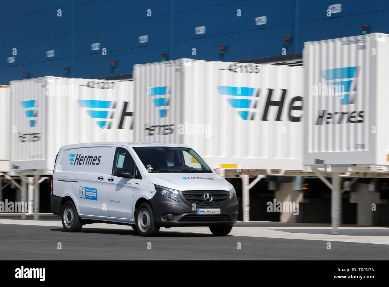 Hermes logistics group hi-res stock photography and images - Alamy