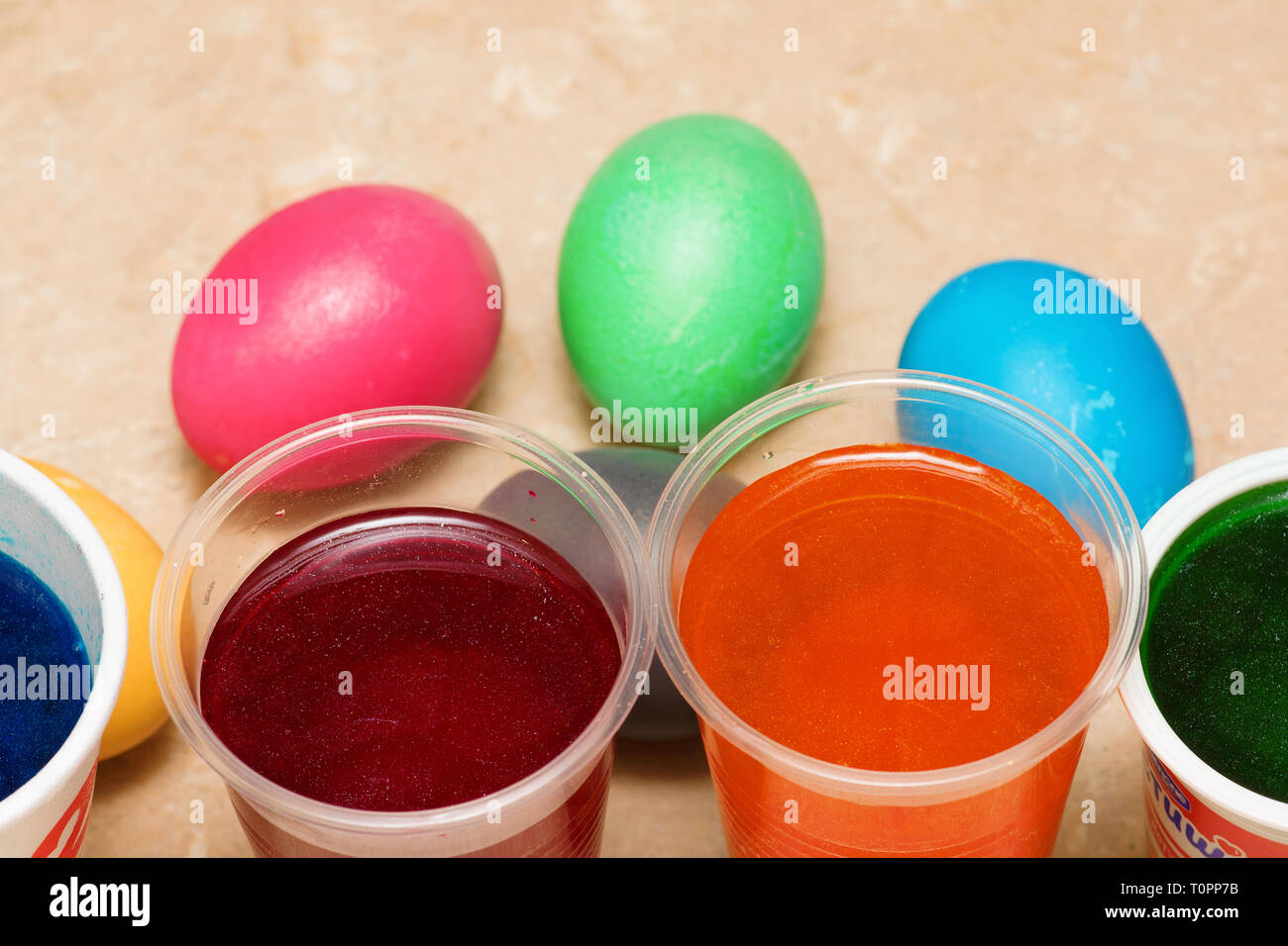 Egg coloring hi-res stock photography and images - Alamy
