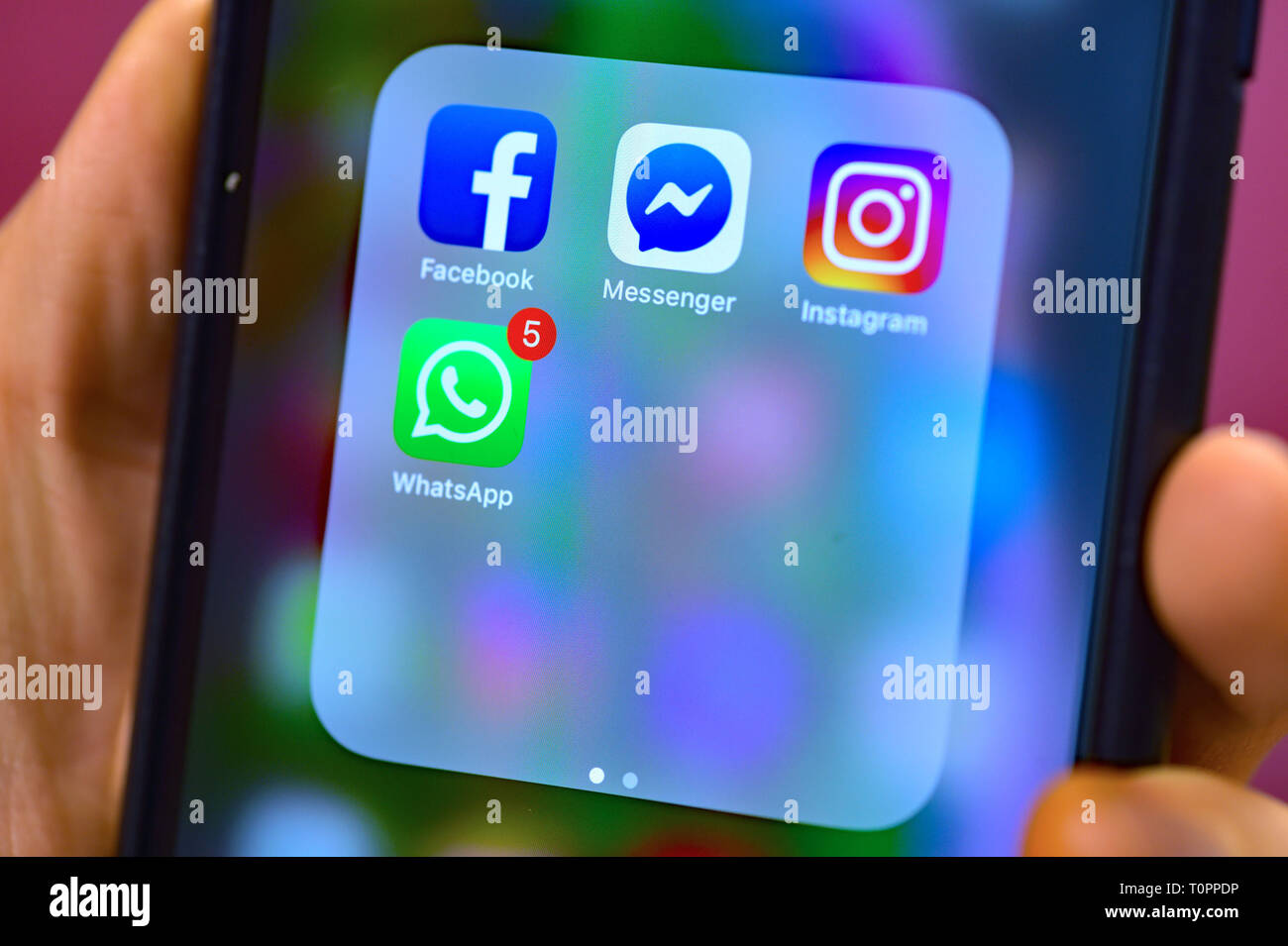 Facebook instagram whatsapp hi-res stock photography and images - Alamy