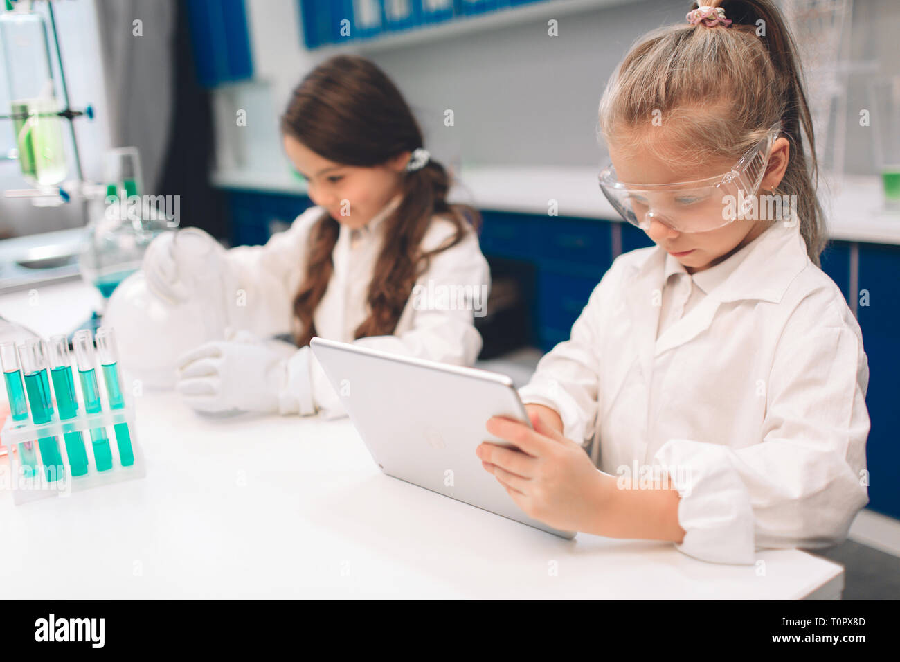 Research scientists lab white coats hi-res stock photography and images ...