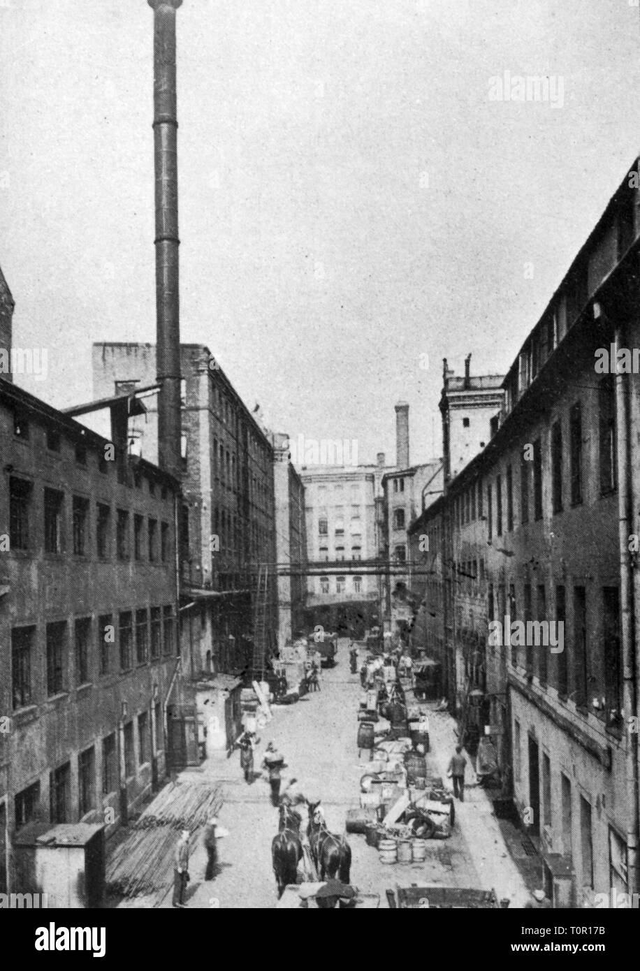 Berlin 19th century construction Black and White Stock Photos & Images ...