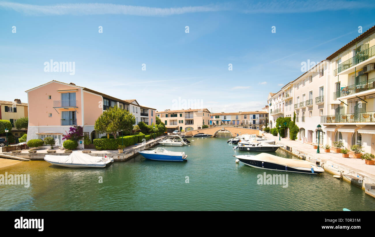 France grimaud french port blue sky hi-res stock photography and images ...