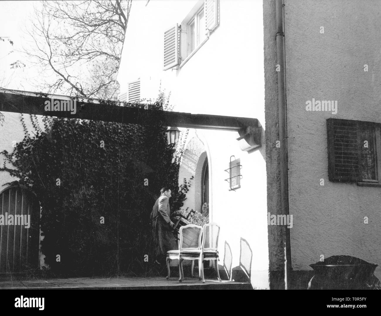 1960s home exterior hi-res stock photography and images - Alamy