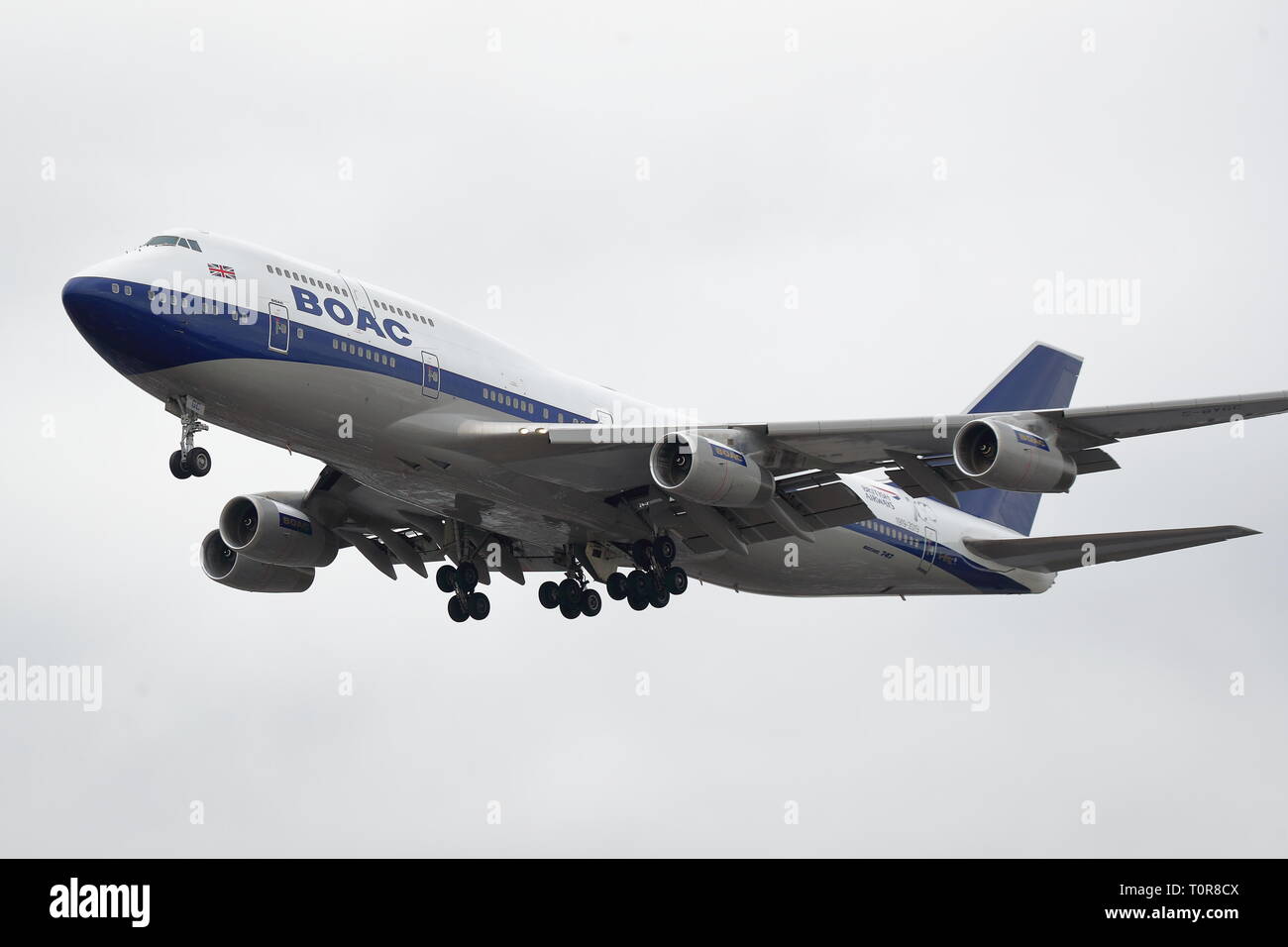 British Airways Boeing 747 G-BYGC in BOAC retro livery landing at ...
