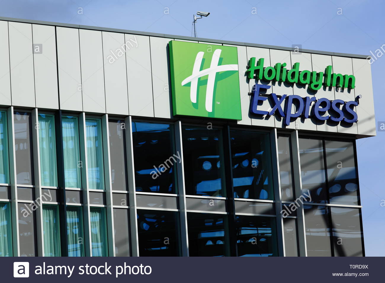 Holiday Inn Express Sign High Resolution Stock Photography and Images ...