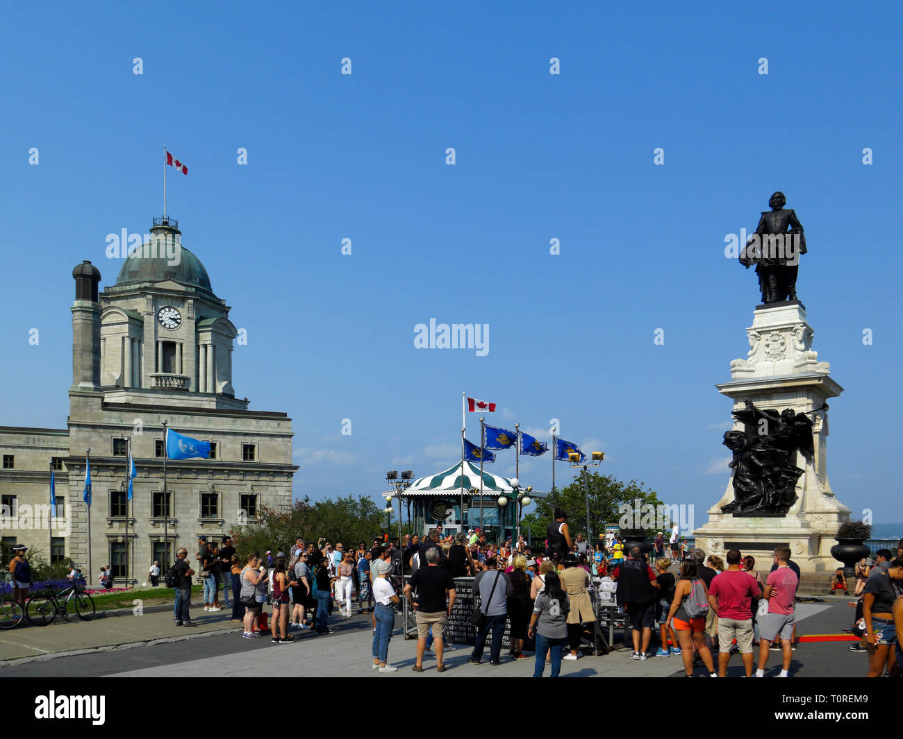 Old quebec city funiculaire hi-res stock photography and images - Alamy
