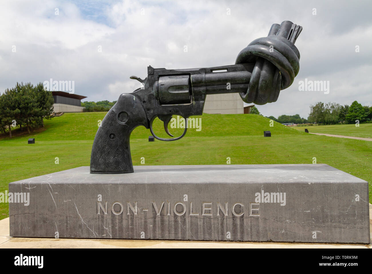 Non violence hi-res stock photography and images - Alamy