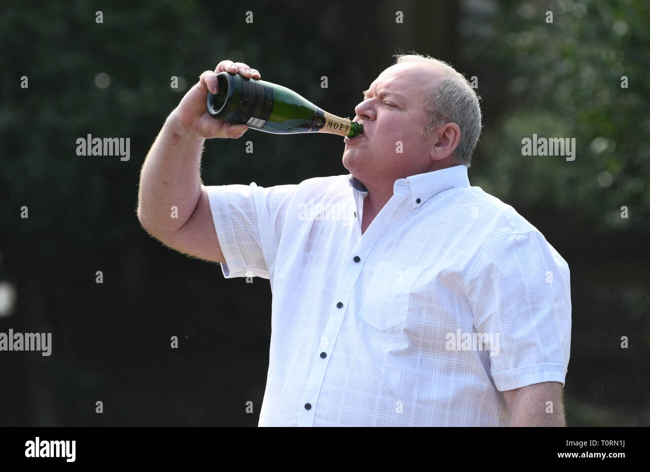 Winner champagne hi-res stock photography and images - Alamy