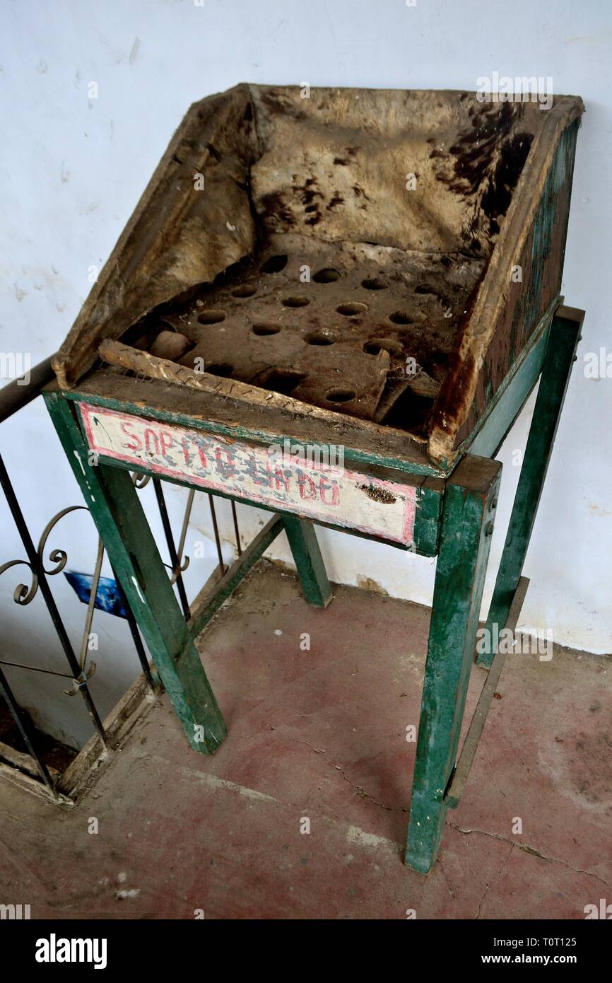 Peru frog game hi-res stock photography and images - Alamy