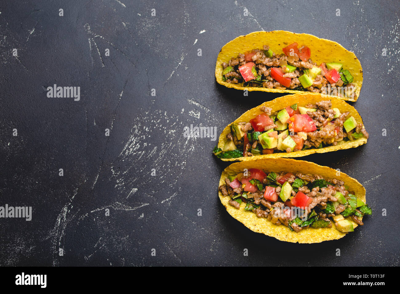 Empty taco shell hi-res stock photography and images - Alamy
