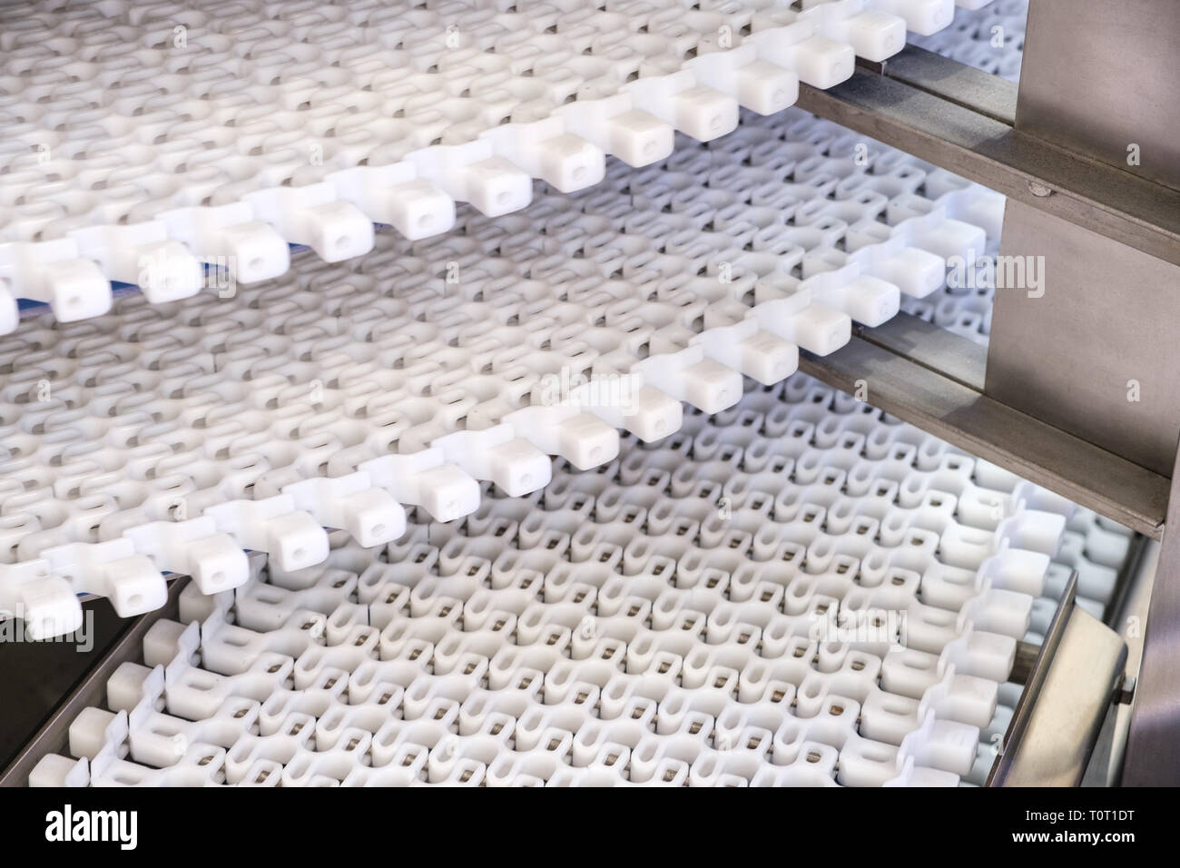 Conveyor factory bakery hi-res stock photography and images - Alamy