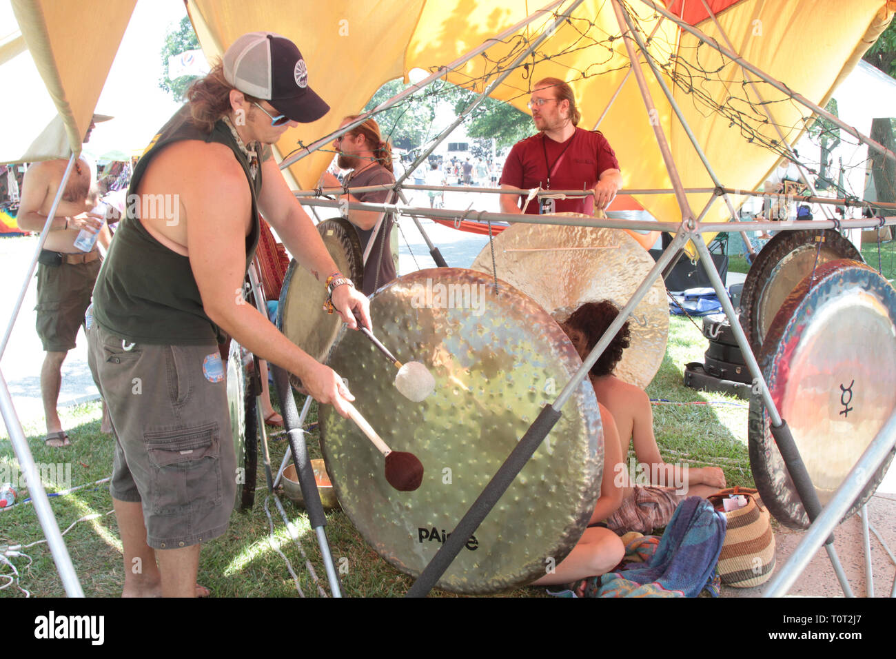 Chiming concert hi-res stock photography and images - Alamy