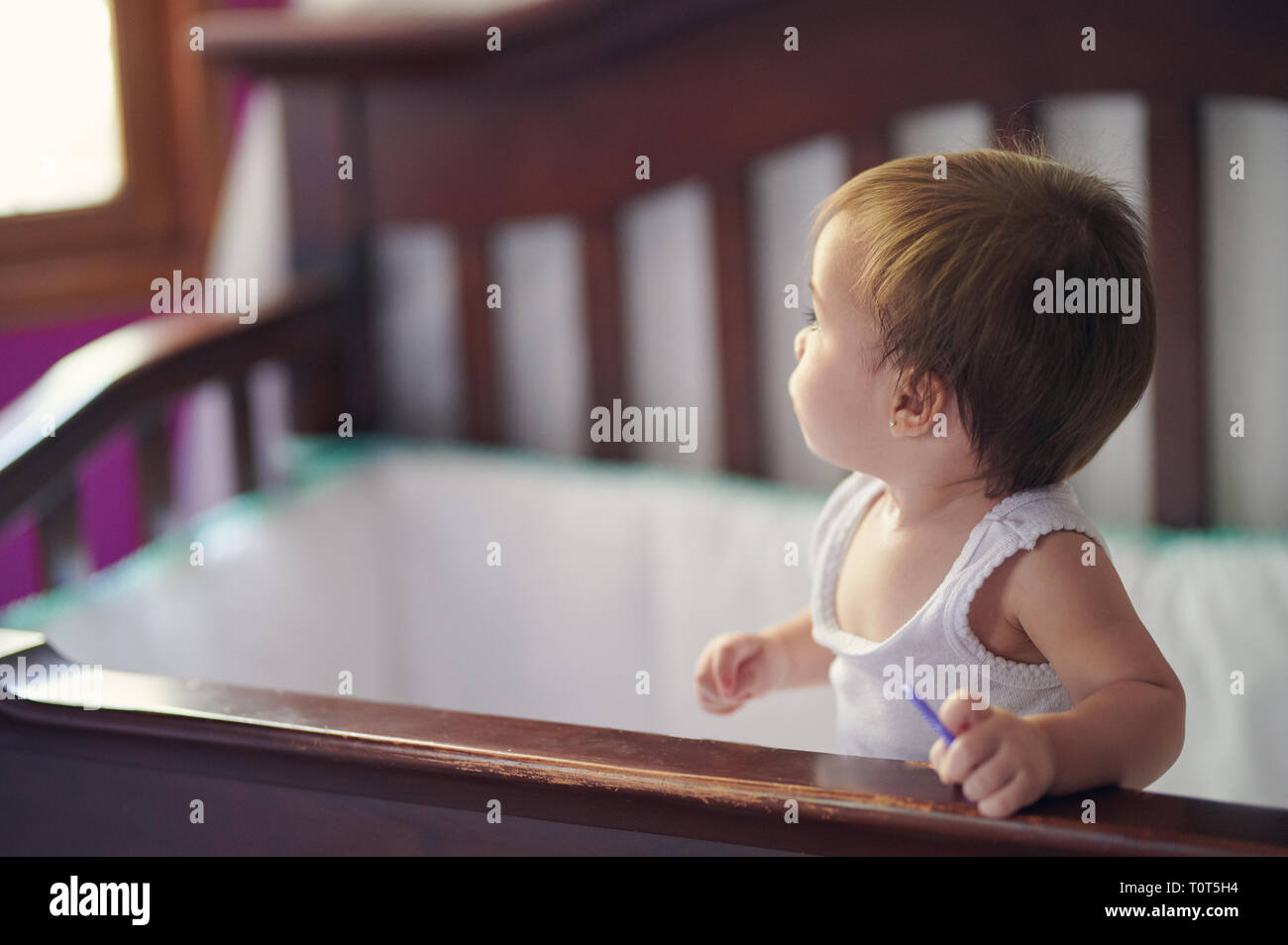 Kid at the window hi-res stock photography and images - Alamy