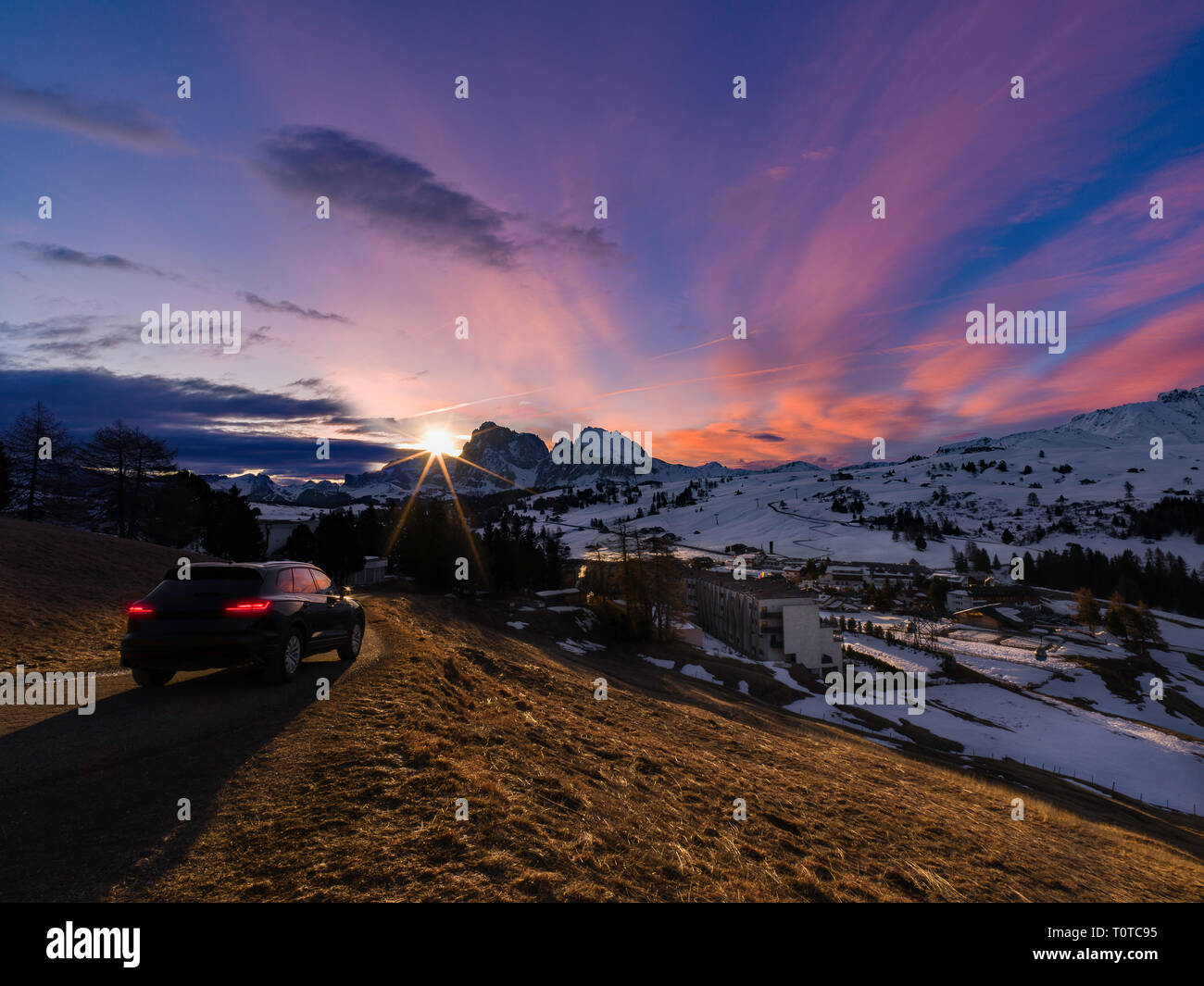 Drive in the sunrise hi-res stock photography and images - Alamy