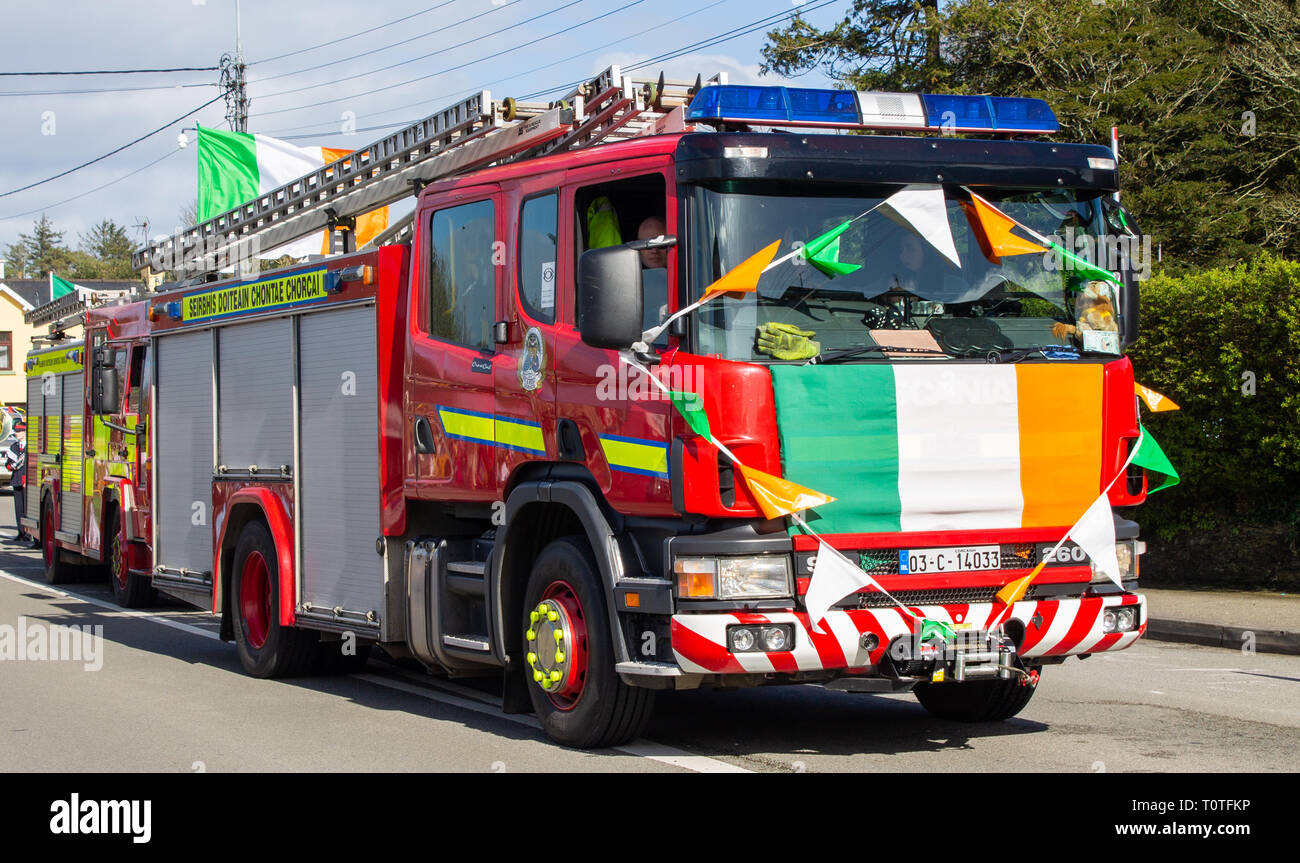 Red fire engine hi-res stock photography and images - Alamy