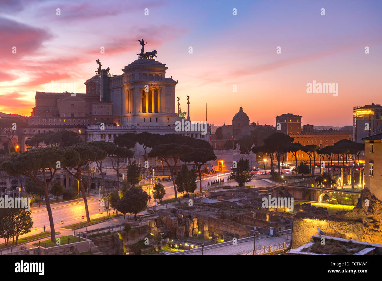 Altar of the fatherland rome hi-res stock photography and images - Alamy