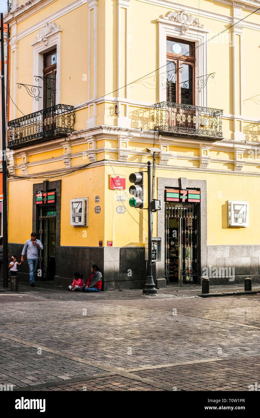 Mother and son panhandling hi-res stock photography and images - Alamy