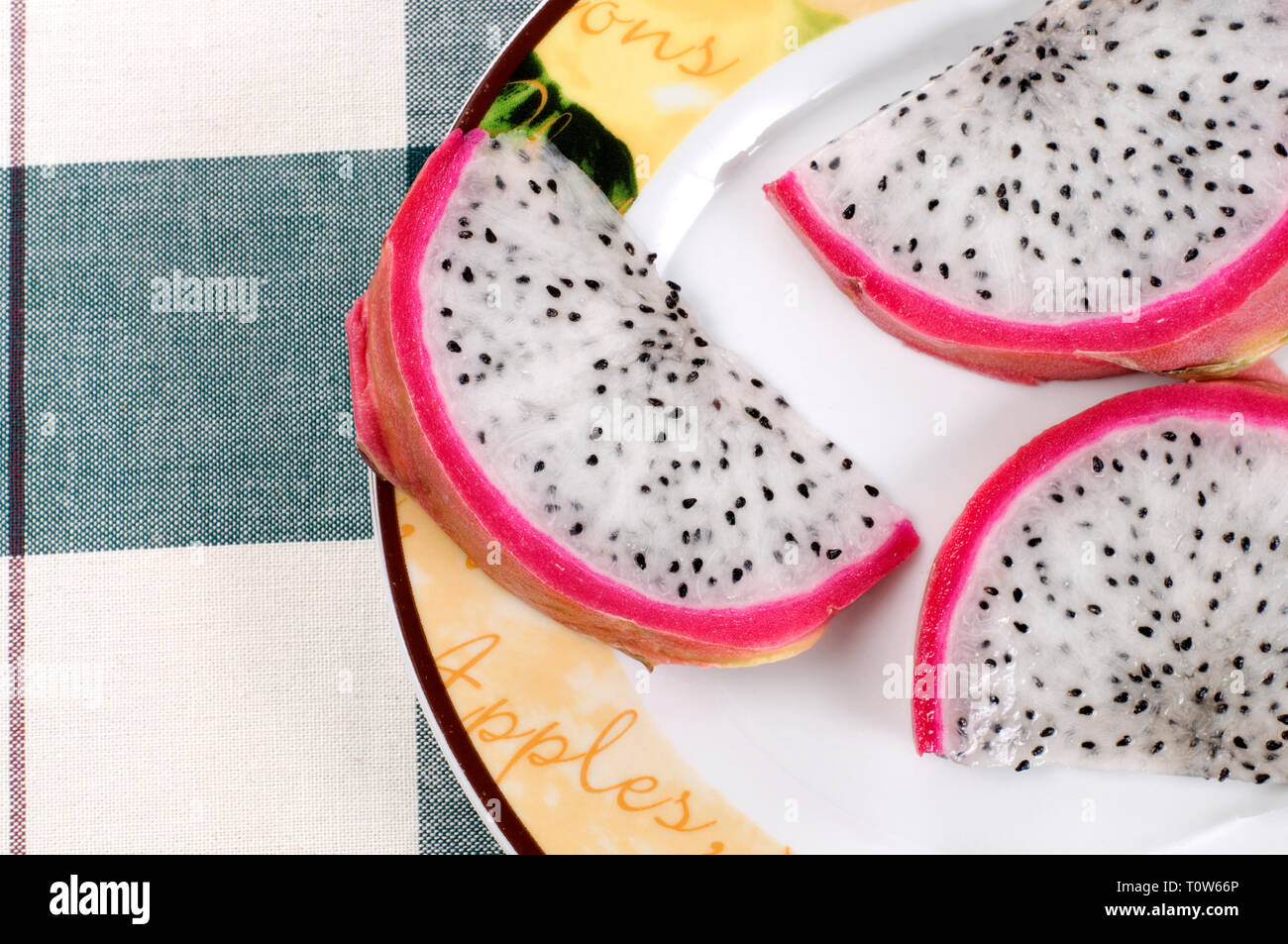 Dragon fruit pieces pitaya hi-res stock photography and images - Alamy