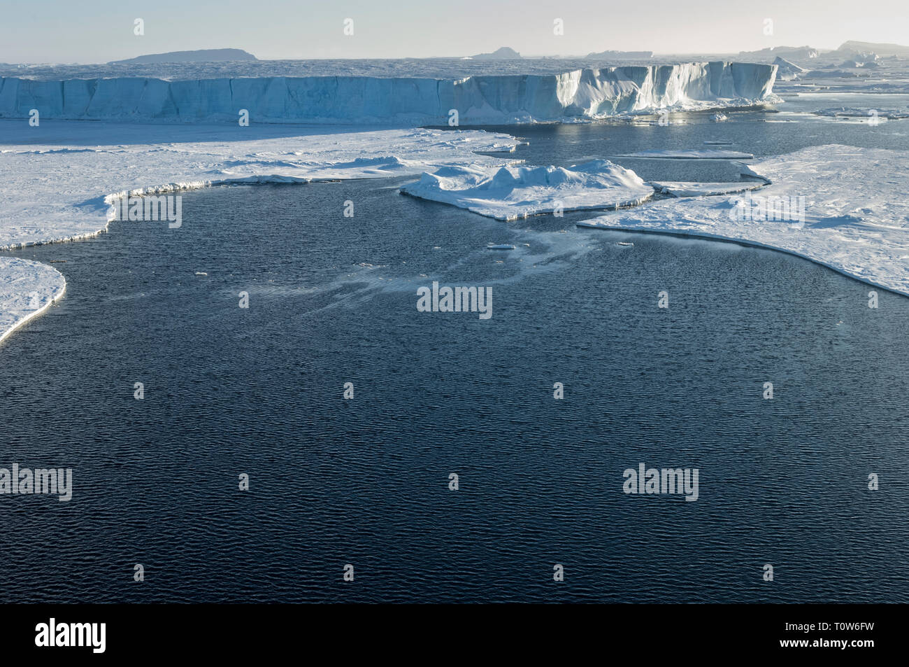 Breaking open sea ice Stock Photo - Alamy