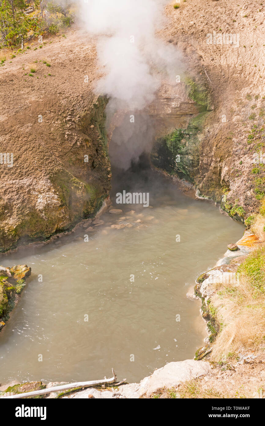 Dragons mouth hot spring hi-res stock photography and images - Alamy