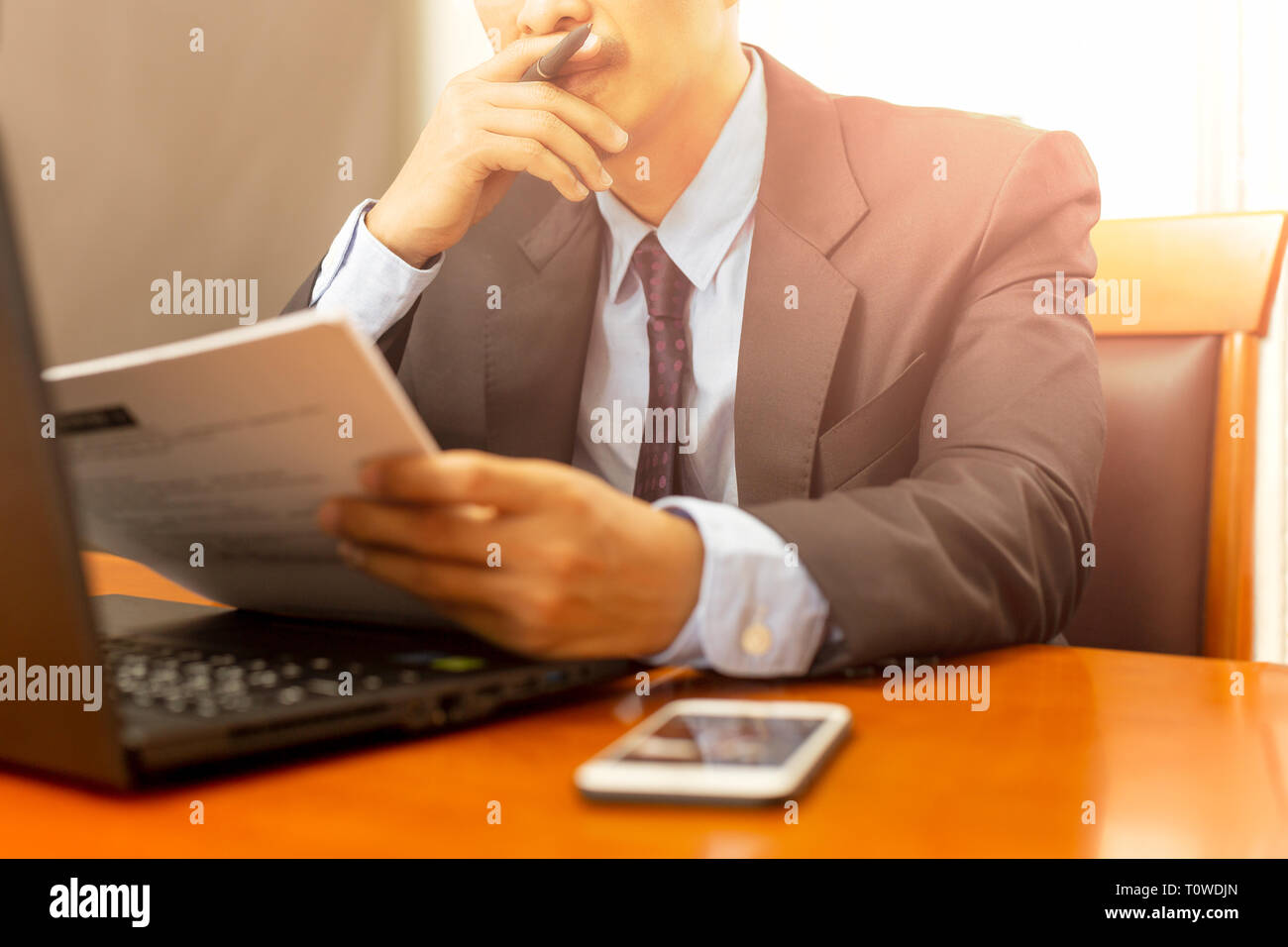 Reading the form hi-res stock photography and images - Alamy