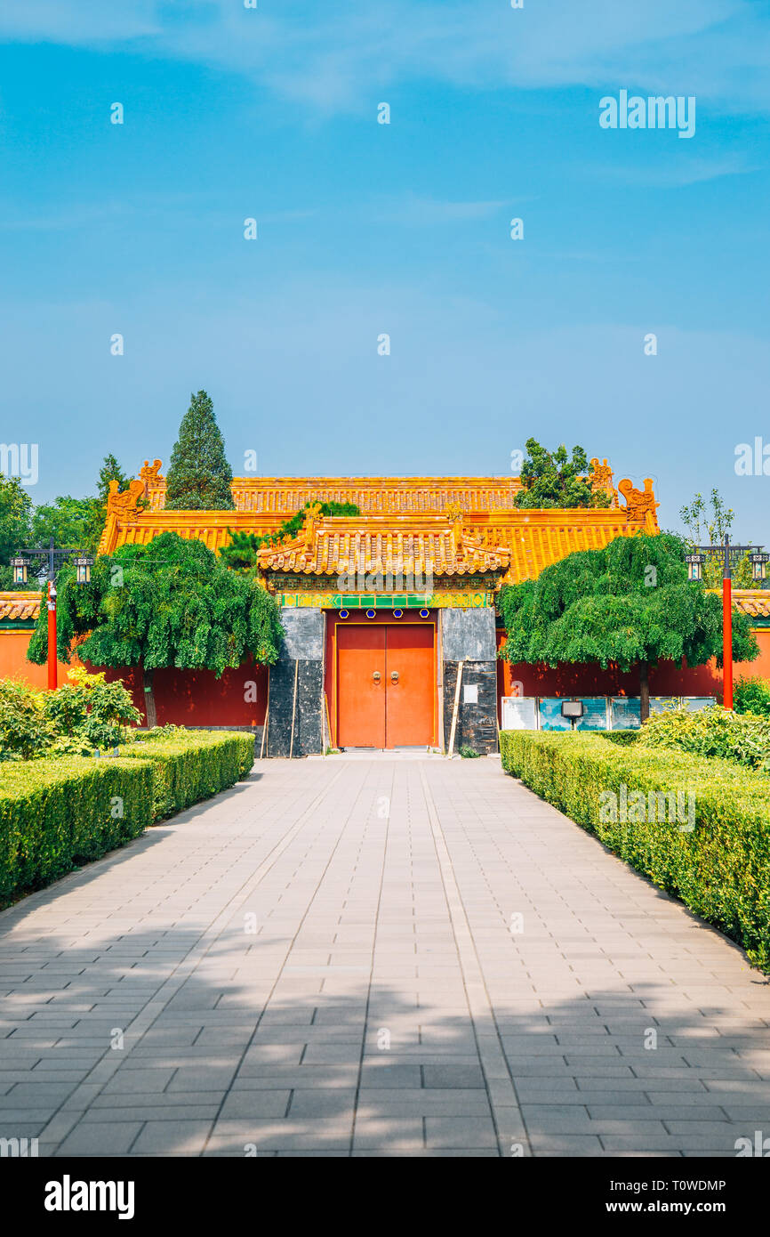 Jingshan Park traditional garden in Beijing, China Stock Photo - Alamy