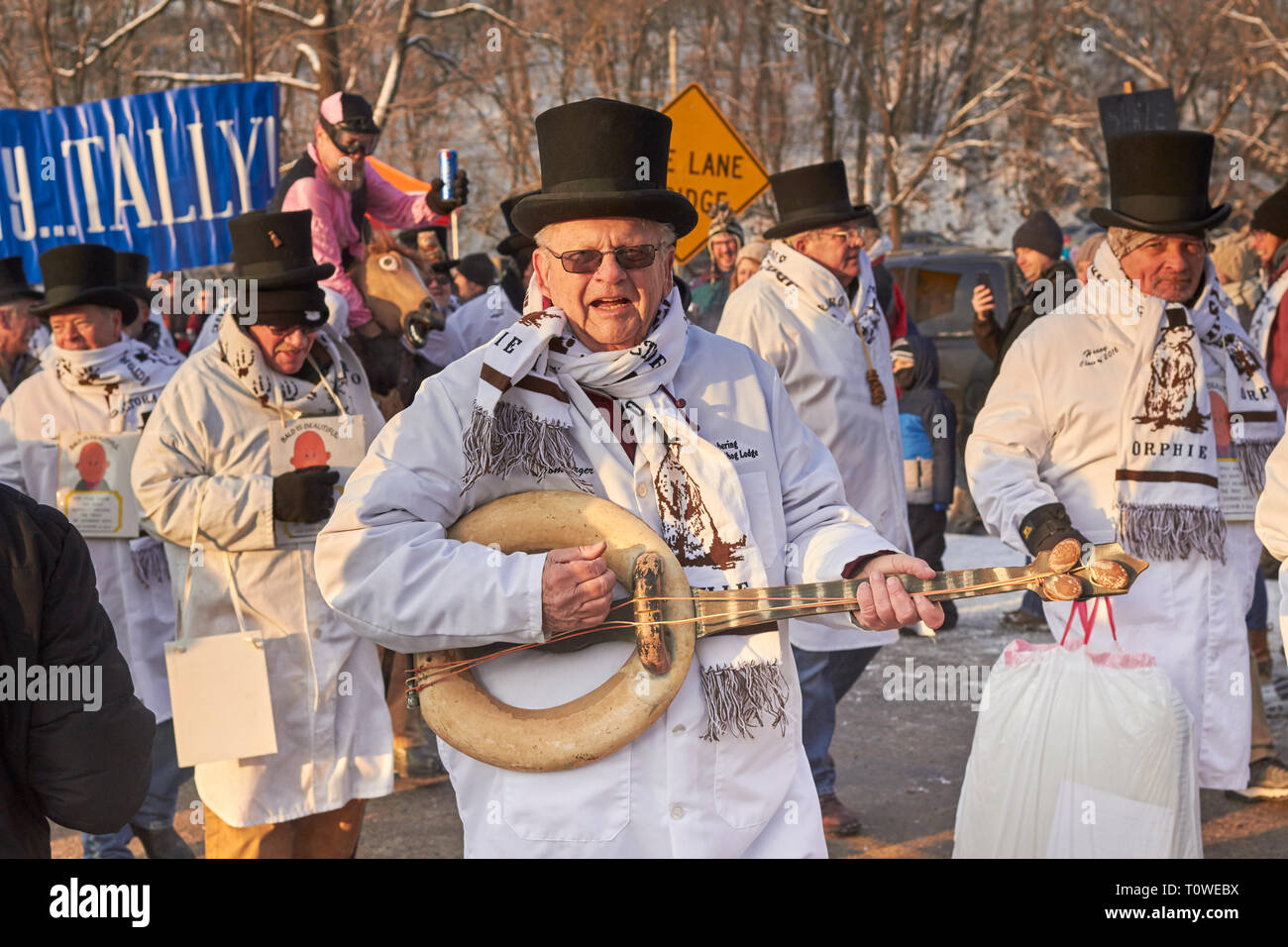 Slumbering groundhog lodge hi-res stock photography and images - Alamy