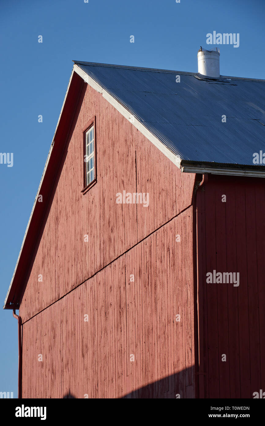 Classic red barn hi-res stock photography and images - Alamy