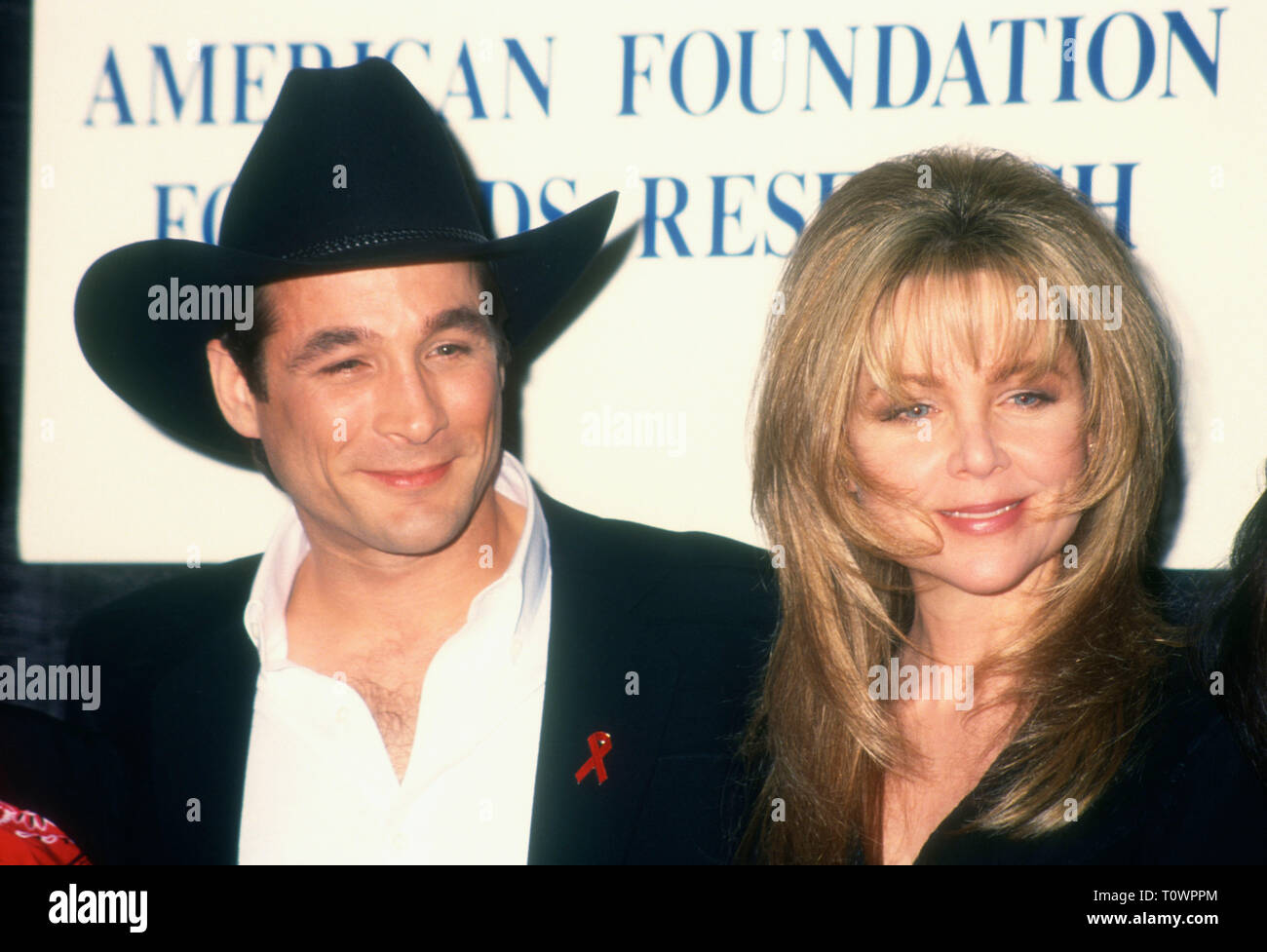 BEVERLY HILLS, CA - FEBRUARY 26: Singer Clint Black and actress Lisa ...