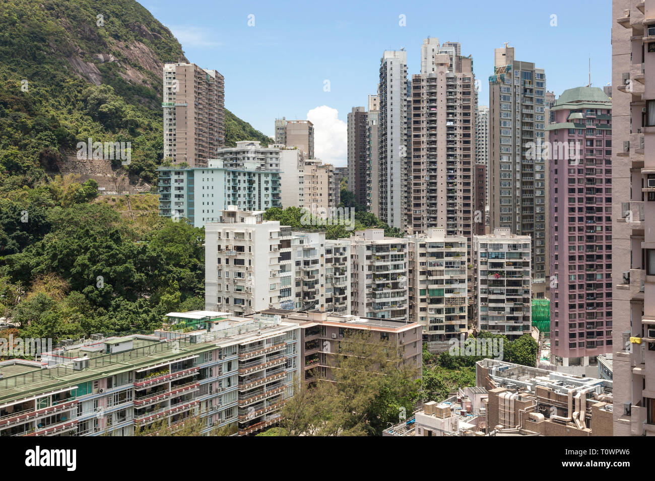 Dense residential housing hi-res stock photography and images - Alamy